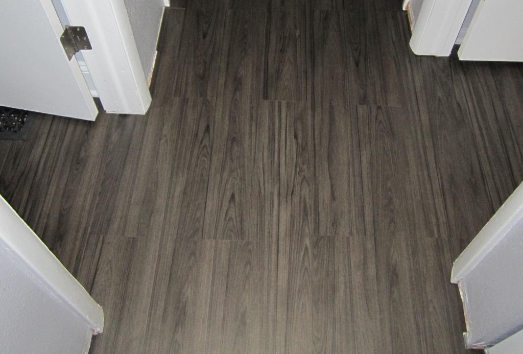 What is the best direction to lay plank flooring? – What's Under Your Feet?