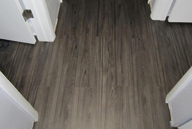 What is the best direction to lay plank flooring? – What's Under Your Feet?